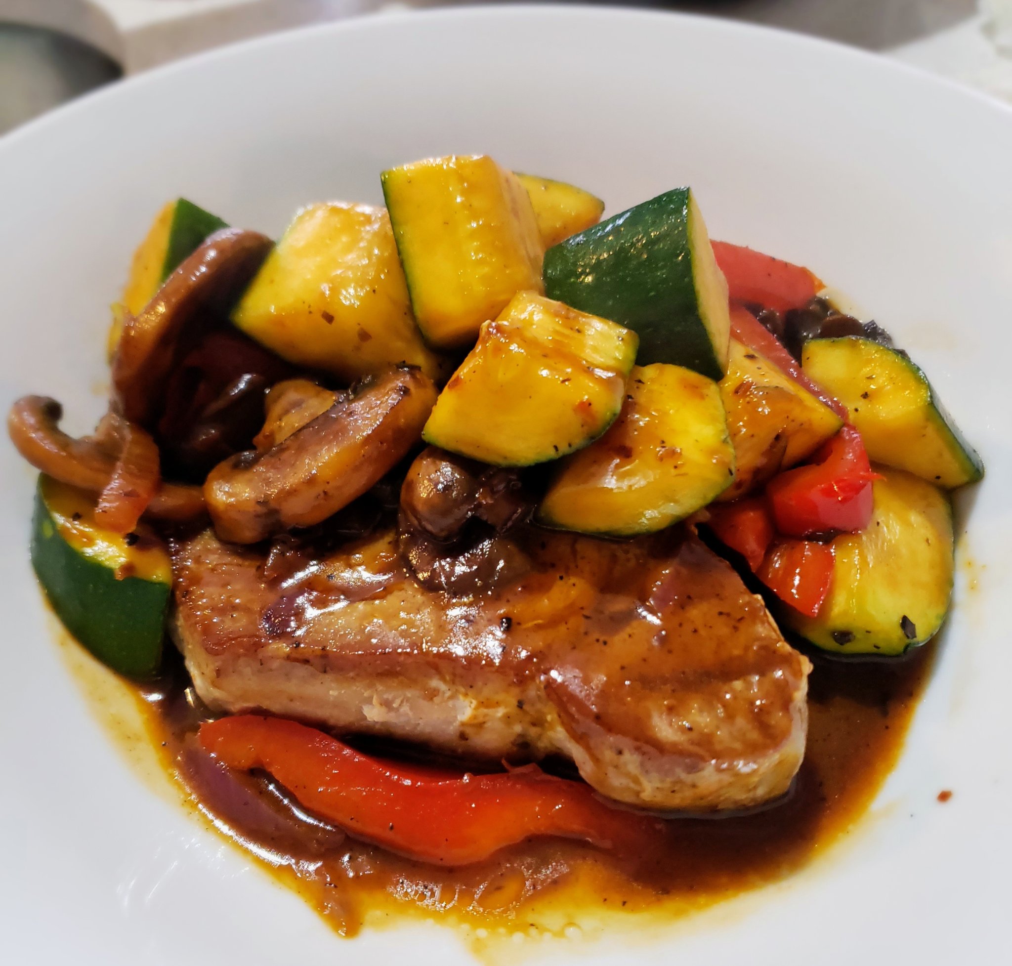 Seared Ahi Tuna Steak – Easy Soy-Honey Glazed Recipe